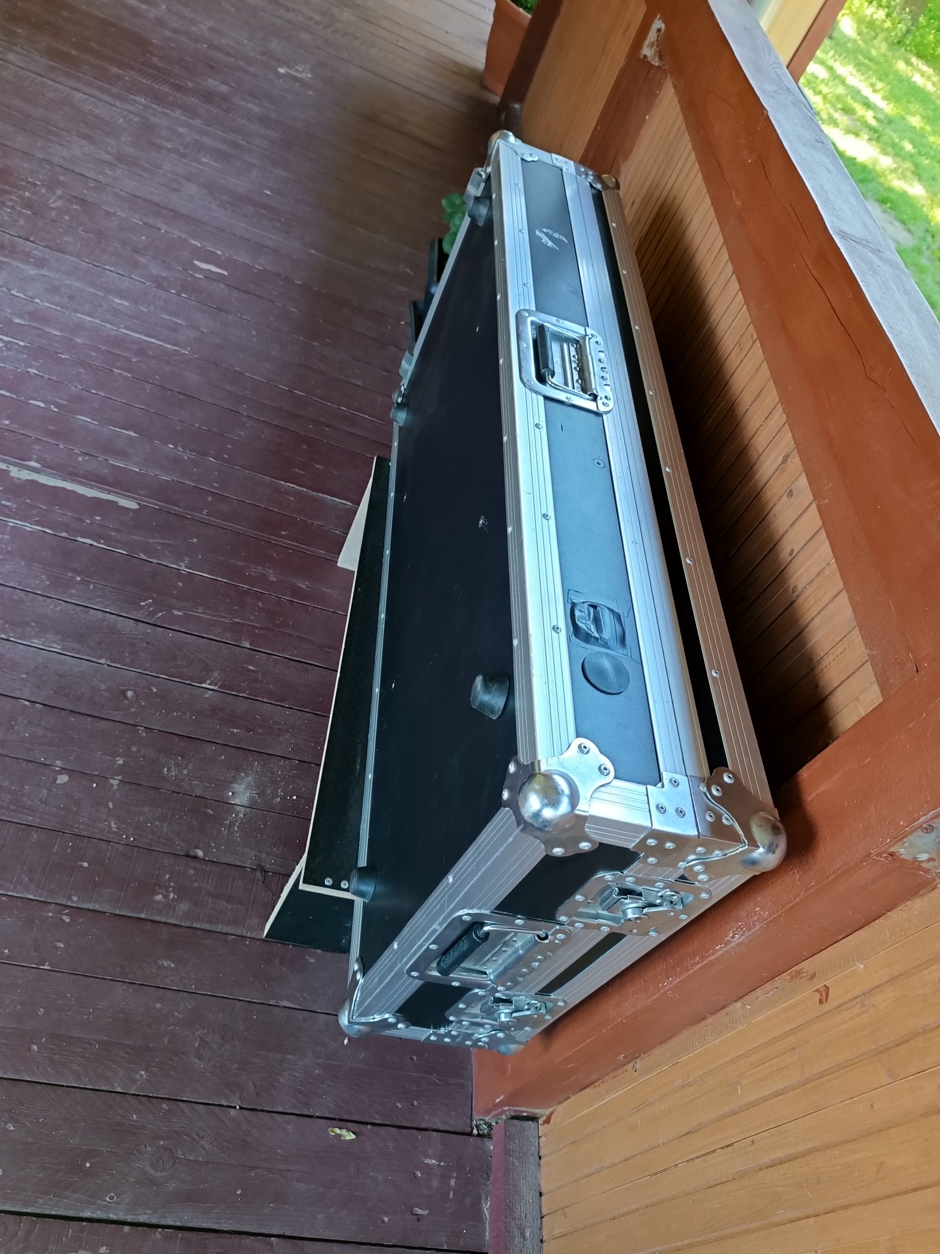 DJ įrangos transportavimo dėžė. – Casemaker.lt